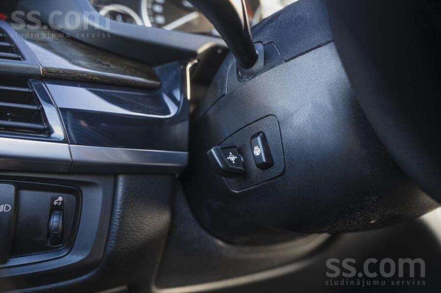 Grey BMW X5 2017 in Riga, with an engine capacity of 2.00 L and mileage of 0 thousand km for 20990 €, photo 16 on AUTOMOTO.COM.LV