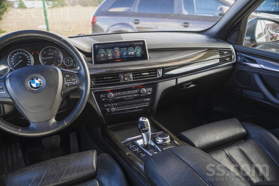 Grey BMW X5 2017 in Riga, with an engine capacity of 2.00 L and mileage of 0 thousand km for 20990 €, photo 20 on AUTOMOTO.COM.LV