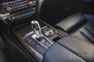 Grey BMW X5 2017 in Riga, with an engine capacity of 2.00 L and mileage of 0 thousand km for 20990 €, photo 25 on AUTOMOTO.COM.LV
