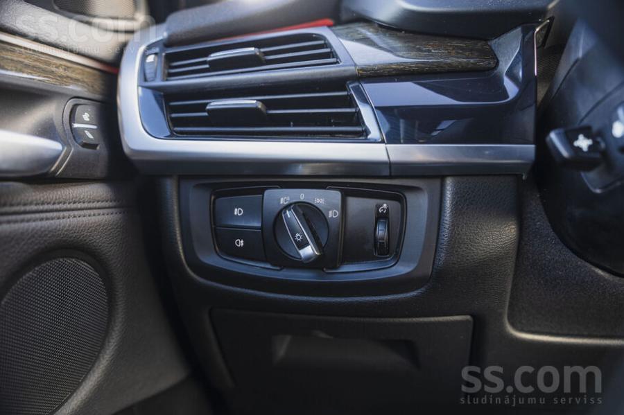 Grey BMW X5 2017 in Riga, with an engine capacity of 2.00 L and mileage of 0 thousand km for 20990 €, photo 27 on AUTOMOTO.COM.LV