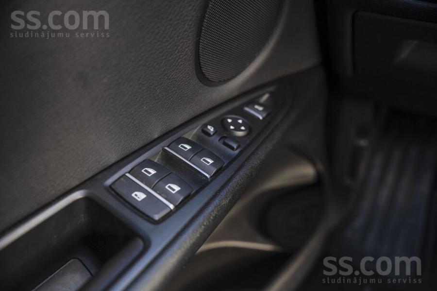 Grey BMW X5 2017 in Riga, with an engine capacity of 2.00 L and mileage of 0 thousand km for 20990 €, photo 28 on AUTOMOTO.COM.LV