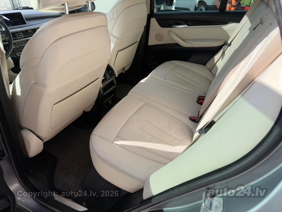 Grey BMW X5 2017 in Tallinn, with an engine capacity of 3.00 L and mileage of 272 thousand km for 23000 €, photo 12 on AUTOMOTO.COM.LV