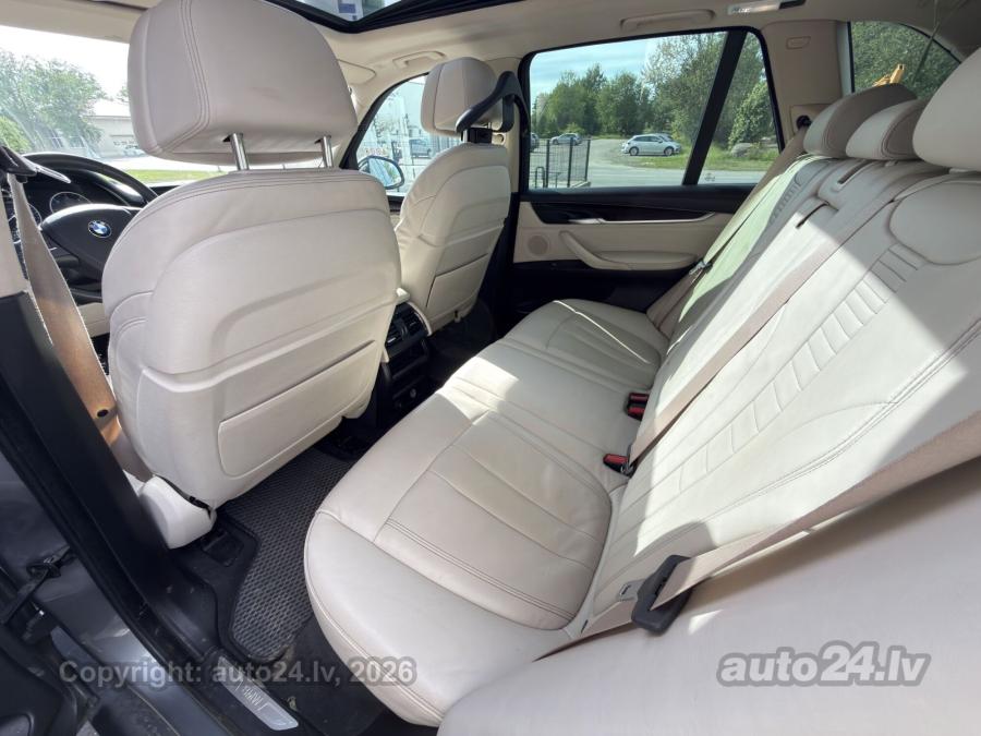 Grey BMW X5 2017 in Tallinn, with an engine capacity of 3.00 L and mileage of 272 thousand km for 23000 €, photo 13 on AUTOMOTO.COM.LV