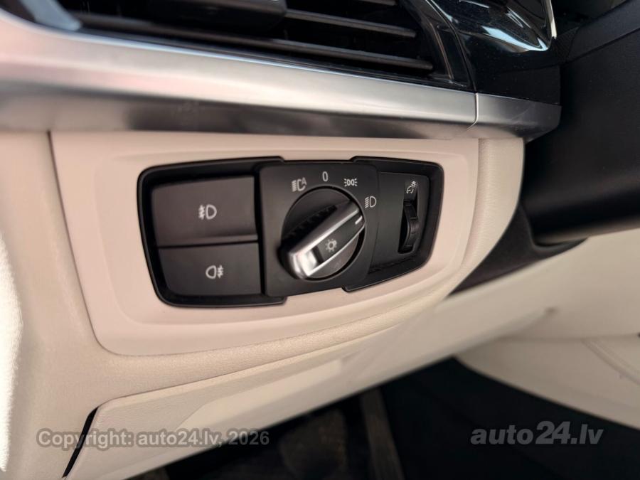 Grey BMW X5 2017 in Tallinn, with an engine capacity of 3.00 L and mileage of 272 thousand km for 23000 €, photo 18 on AUTOMOTO.COM.LV