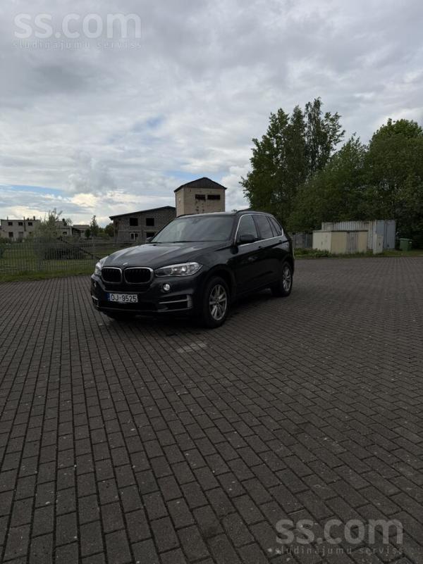 Серый БМВ Х5 2017 в Бауска, объемом двигателя 2.00 л и пробегом 360 тыс. км за 17950 €, фото 2 на AUTOMOTO.COM.LV