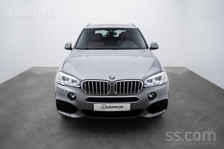 Grey BMW X5 2017 in Riga, with an engine capacity of 2.00 L and mileage of 100 thousand km for 25999 €, photo 3 on AUTOMOTO.COM.LV