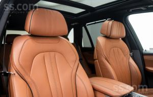 Grey BMW X5 2017 in Riga, with an engine capacity of 2.00 L and mileage of 100 thousand km for 25999 €, photo 14 on AUTOMOTO.COM.LV