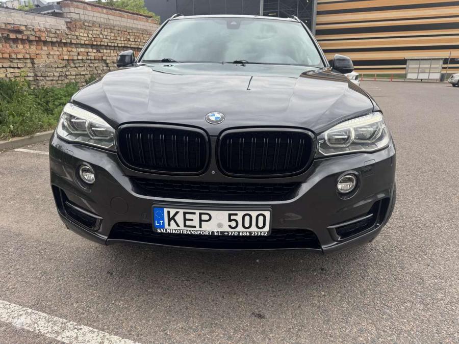 Grey BMW X5 2017 in Vilnius, with an engine capacity of 3.00 L and mileage of 244 thousand km for 18000 €, photo 7 on AUTOMOTO.COM.LV