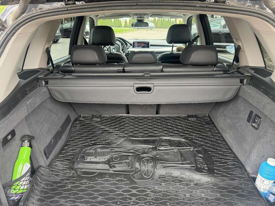 Grey BMW X5 2017 in Vilnius, with an engine capacity of 3.00 L and mileage of 244 thousand km for 18000 €, photo 12 on AUTOMOTO.COM.LV