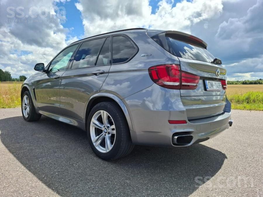 Pelēks BMW X5 2017 Rīga, ar dzinēja tilpumu 2.00 L un nobraukumu 132 tūkst. km par 26500 €, foto 4 vietnē AUTOMOTO.COM.LV
