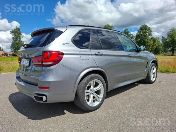 Pelēks BMW X5 2017 Rīga, ar dzinēja tilpumu 2.00 L un nobraukumu 132 tūkst. km par 26500 €, foto 4 vietnē AUTOMOTO.COM.LV
