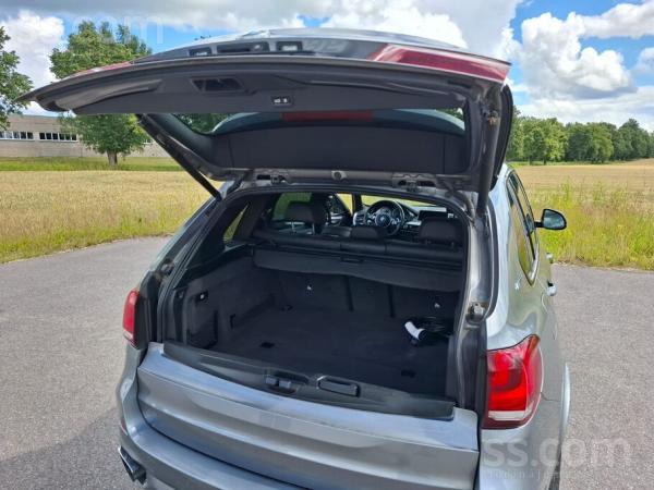 Pelēks BMW X5 2017 Rīga, ar dzinēja tilpumu 2.00 L un nobraukumu 132 tūkst. km par 26500 €, foto 5 vietnē AUTOMOTO.COM.LV