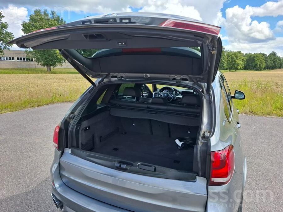 Pelēks BMW X5 2017 Rīga, ar dzinēja tilpumu 2.00 L un nobraukumu 132 tūkst. km par 26500 €, foto 6 vietnē AUTOMOTO.COM.LV