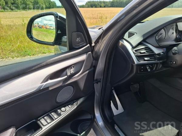 Pelēks BMW X5 2017 Rīga, ar dzinēja tilpumu 2.00 L un nobraukumu 132 tūkst. km par 26500 €, foto 9 vietnē AUTOMOTO.COM.LV