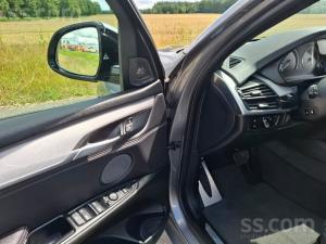 Pelēks BMW X5 2017 Rīga, ar dzinēja tilpumu 2.00 L un nobraukumu 132 tūkst. km par 26500 €, foto 10 vietnē AUTOMOTO.COM.LV
