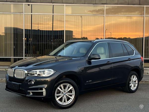 Grey BMW X5 2017 in Panevezys, with an engine capacity of 2.00 L and mileage of 202 thousand km for 16000 €, photo 1 on AUTOMOTO.COM.LV