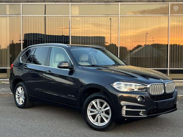 Grey BMW X5 2017 in Panevezys, with an engine capacity of 2.00 L and mileage of 202 thousand km for 16000 €, photo 3 on AUTOMOTO.COM.LV
