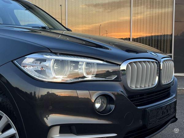 Grey BMW X5 2017 in Panevezys, with an engine capacity of 2.00 L and mileage of 202 thousand km for 16000 €, photo 4 on AUTOMOTO.COM.LV
