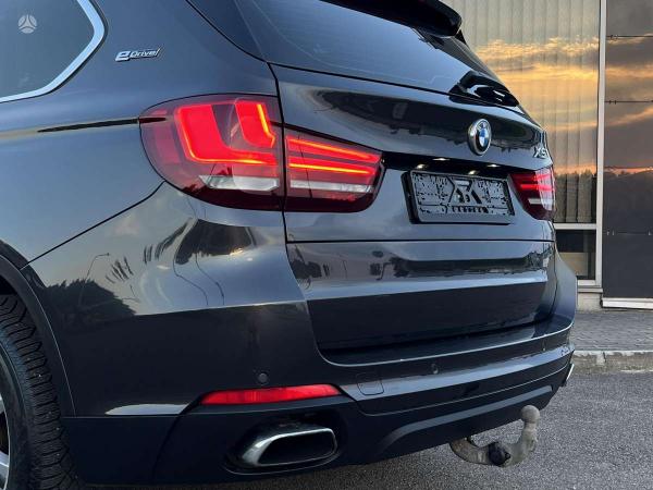 Grey BMW X5 2017 in Panevezys, with an engine capacity of 2.00 L and mileage of 202 thousand km for 16000 €, photo 7 on AUTOMOTO.COM.LV