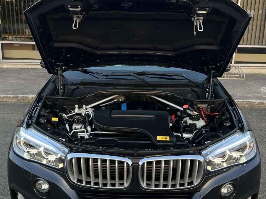 Grey BMW X5 2017 in Panevezys, with an engine capacity of 2.00 L and mileage of 202 thousand km for 16000 €, photo 9 on AUTOMOTO.COM.LV