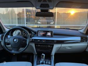 Grey BMW X5 2017 in Panevezys, with an engine capacity of 2.00 L and mileage of 202 thousand km for 16000 €, photo 15 on AUTOMOTO.COM.LV