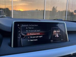 Grey BMW X5 2017 in Panevezys, with an engine capacity of 2.00 L and mileage of 202 thousand km for 16000 €, photo 18 on AUTOMOTO.COM.LV