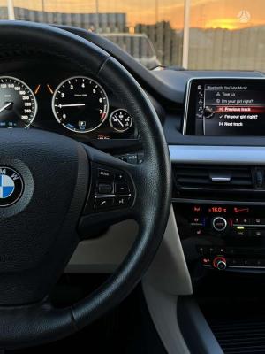 Grey BMW X5 2017 in Panevezys, with an engine capacity of 2.00 L and mileage of 202 thousand km for 16000 €, photo 21 on AUTOMOTO.COM.LV