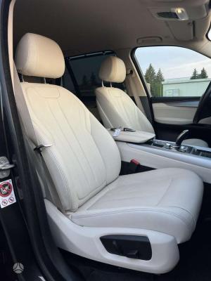 Grey BMW X5 2017 in Panevezys, with an engine capacity of 2.00 L and mileage of 202 thousand km for 16000 €, photo 29 on AUTOMOTO.COM.LV