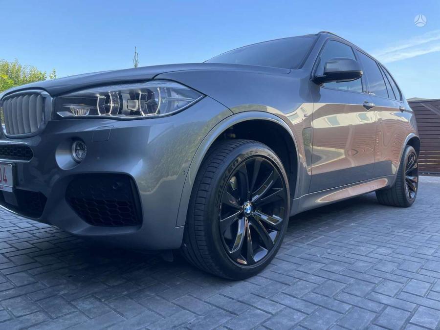 Grey BMW X5 2017 in Kaunas, with an engine capacity of 2.99 L and mileage of 251 thousand km for 20990 €, photo 3 on AUTOMOTO.COM.LV