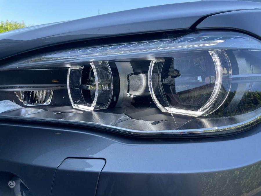 Grey BMW X5 2017 in Kaunas, with an engine capacity of 2.99 L and mileage of 251 thousand km for 20990 €, photo 4 on AUTOMOTO.COM.LV