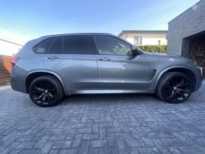 Grey BMW X5 2017 in Kaunas, with an engine capacity of 2.99 L and mileage of 251 thousand km for 20990 €, photo 8 on AUTOMOTO.COM.LV