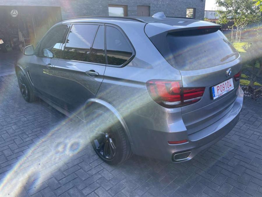 Grey BMW X5 2017 in Kaunas, with an engine capacity of 2.99 L and mileage of 251 thousand km for 20990 €, photo 10 on AUTOMOTO.COM.LV