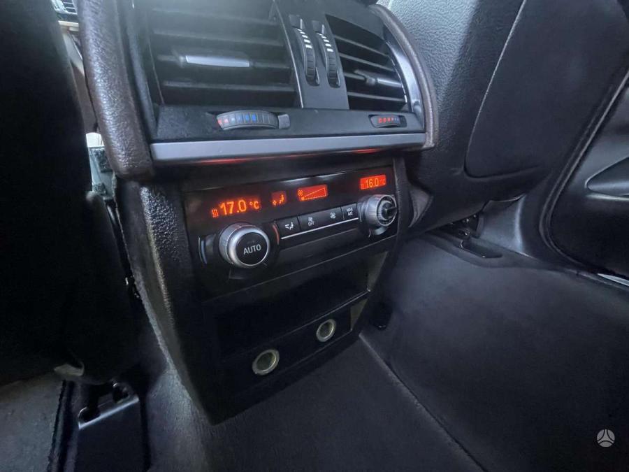 Grey BMW X5 2017 in Kaunas, with an engine capacity of 2.99 L and mileage of 251 thousand km for 20990 €, photo 16 on AUTOMOTO.COM.LV