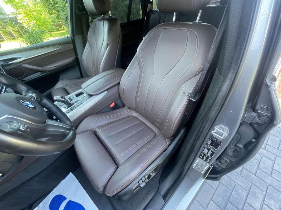 Grey BMW X5 2017 in Kaunas, with an engine capacity of 2.99 L and mileage of 251 thousand km for 20990 €, photo 19 on AUTOMOTO.COM.LV