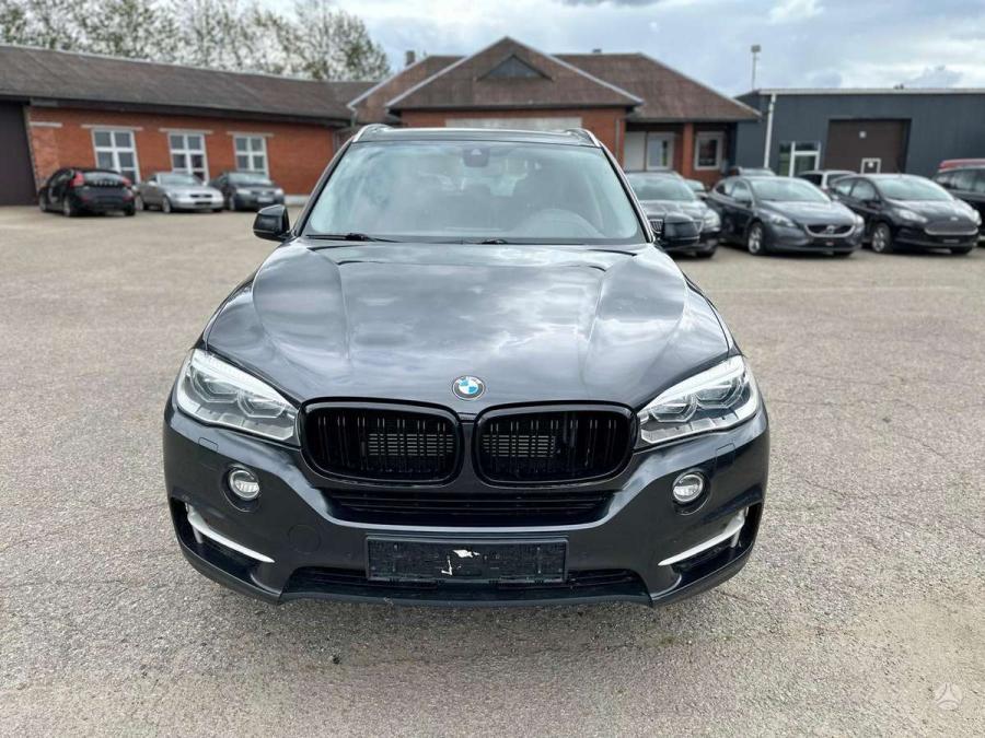 Grey BMW X5 2017 in Rokiskis, with an engine capacity of 2.00 L and mileage of 280 thousand km for 10950 €, photo 4 on AUTOMOTO.COM.LV