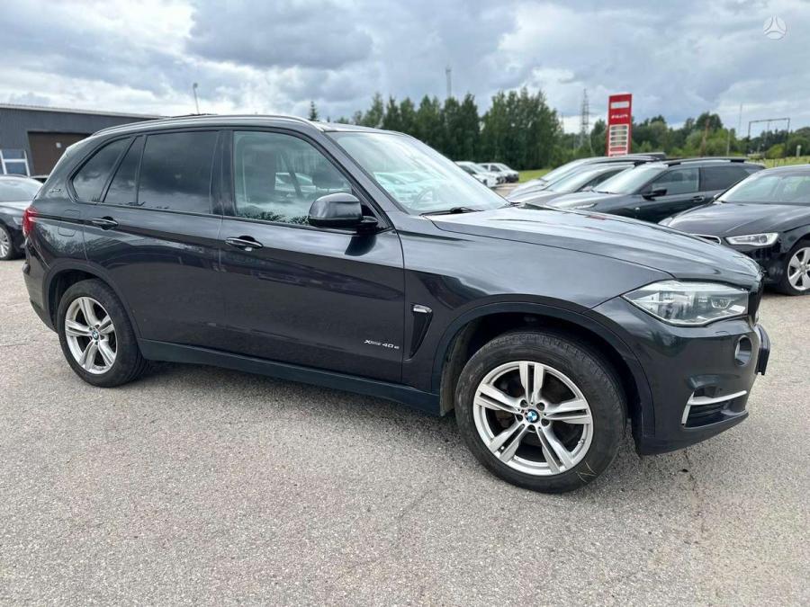 Grey BMW X5 2017 in Rokiskis, with an engine capacity of 2.00 L and mileage of 280 thousand km for 10950 €, photo 7 on AUTOMOTO.COM.LV