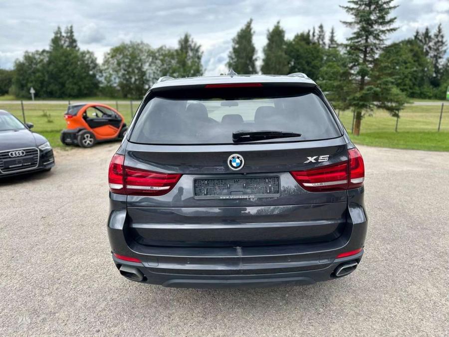 Grey BMW X5 2017 in Rokiskis, with an engine capacity of 2.00 L and mileage of 280 thousand km for 10950 €, photo 15 on AUTOMOTO.COM.LV