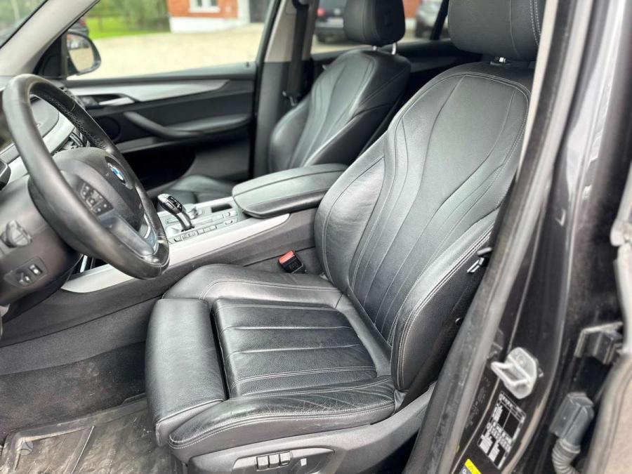 Grey BMW X5 2017 in Rokiskis, with an engine capacity of 2.00 L and mileage of 280 thousand km for 10950 €, photo 18 on AUTOMOTO.COM.LV