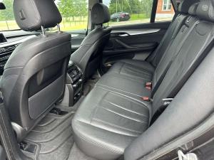 Grey BMW X5 2017 in Rokiskis, with an engine capacity of 2.00 L and mileage of 280 thousand km for 10950 €, photo 20 on AUTOMOTO.COM.LV