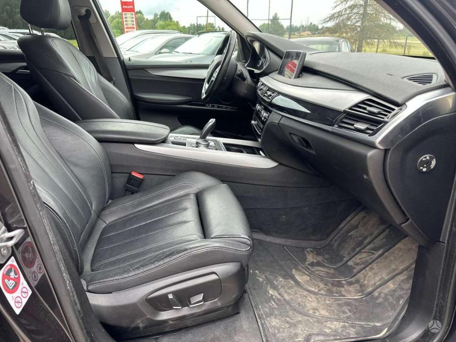 Grey BMW X5 2017 in Rokiskis, with an engine capacity of 2.00 L and mileage of 280 thousand km for 10950 €, photo 23 on AUTOMOTO.COM.LV