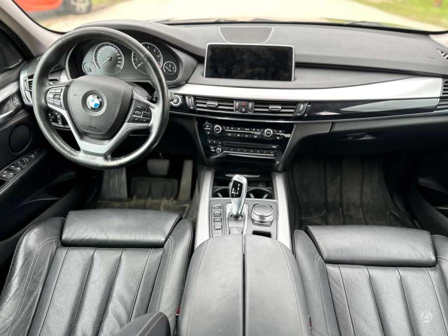 Grey BMW X5 2017 in Rokiskis, with an engine capacity of 2.00 L and mileage of 280 thousand km for 10950 €, photo 26 on AUTOMOTO.COM.LV