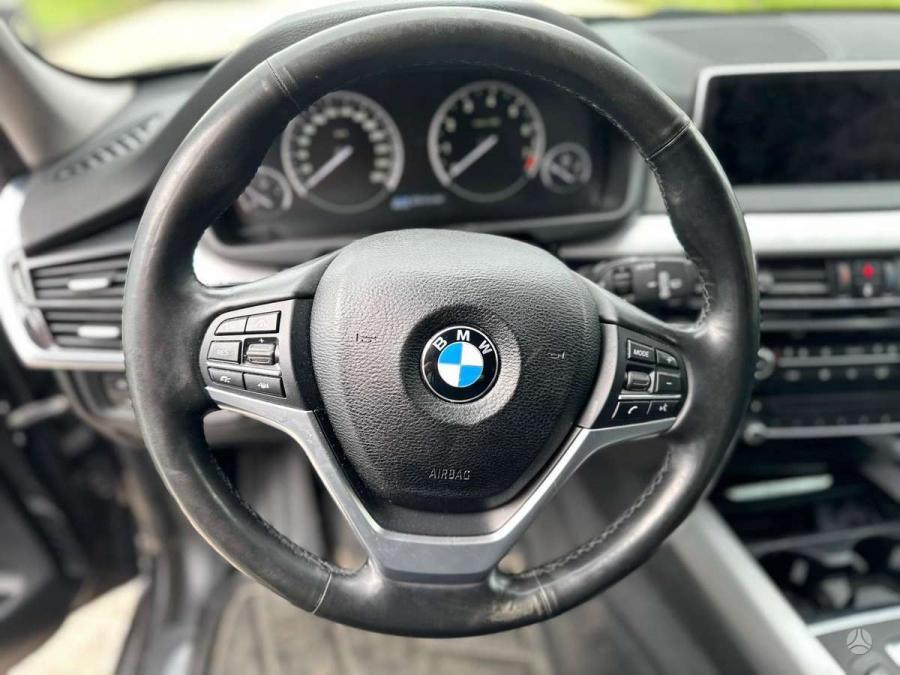 Grey BMW X5 2017 in Rokiskis, with an engine capacity of 2.00 L and mileage of 280 thousand km for 10950 €, photo 28 on AUTOMOTO.COM.LV