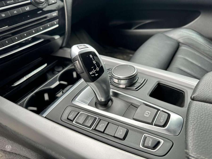 Grey BMW X5 2017 in Rokiskis, with an engine capacity of 2.00 L and mileage of 280 thousand km for 10950 €, photo 30 on AUTOMOTO.COM.LV