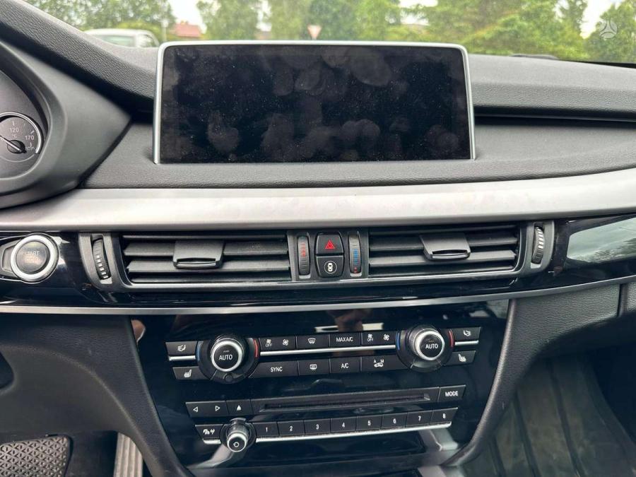 Grey BMW X5 2017 in Rokiskis, with an engine capacity of 2.00 L and mileage of 280 thousand km for 10950 €, photo 31 on AUTOMOTO.COM.LV