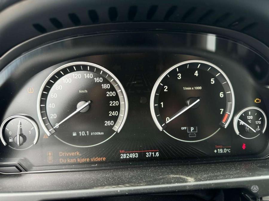 Grey BMW X5 2017 in Rokiskis, with an engine capacity of 2.00 L and mileage of 280 thousand km for 10950 €, photo 33 on AUTOMOTO.COM.LV