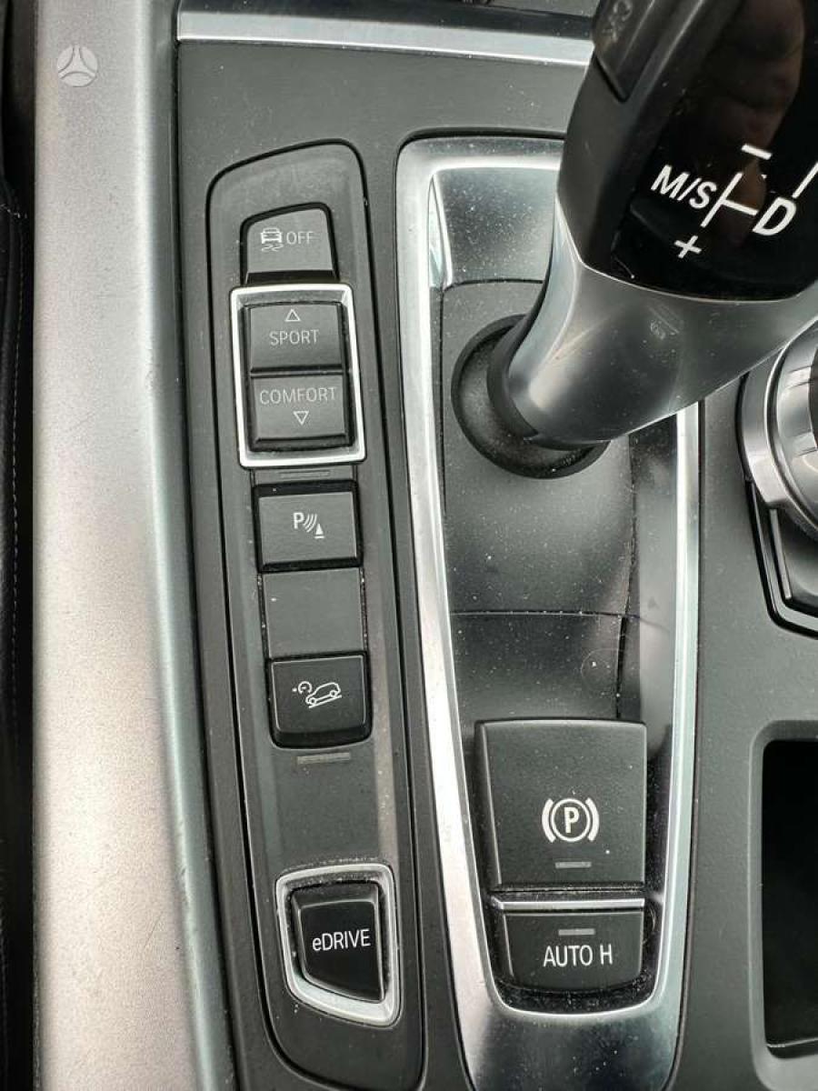 Grey BMW X5 2017 in Rokiskis, with an engine capacity of 2.00 L and mileage of 280 thousand km for 10950 €, photo 35 on AUTOMOTO.COM.LV