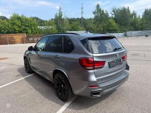 Grey BMW X5 2017 in Kaunas, with an engine capacity of 2.99 L and mileage of 227 thousand km for 23900 €, photo 5 on AUTOMOTO.COM.LV