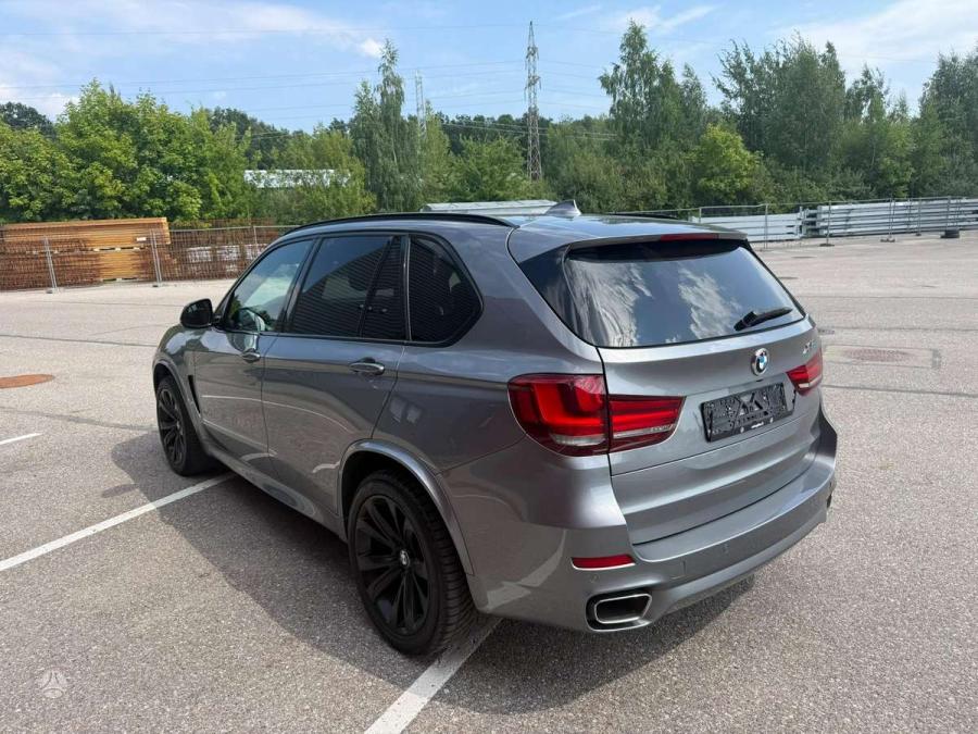Grey BMW X5 2017 in Kaunas, with an engine capacity of 2.99 L and mileage of 227 thousand km for 23900 €, photo 5 on AUTOMOTO.COM.LV