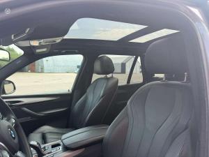Grey BMW X5 2017 in Kaunas, with an engine capacity of 2.99 L and mileage of 227 thousand km for 23900 €, photo 13 on AUTOMOTO.COM.LV