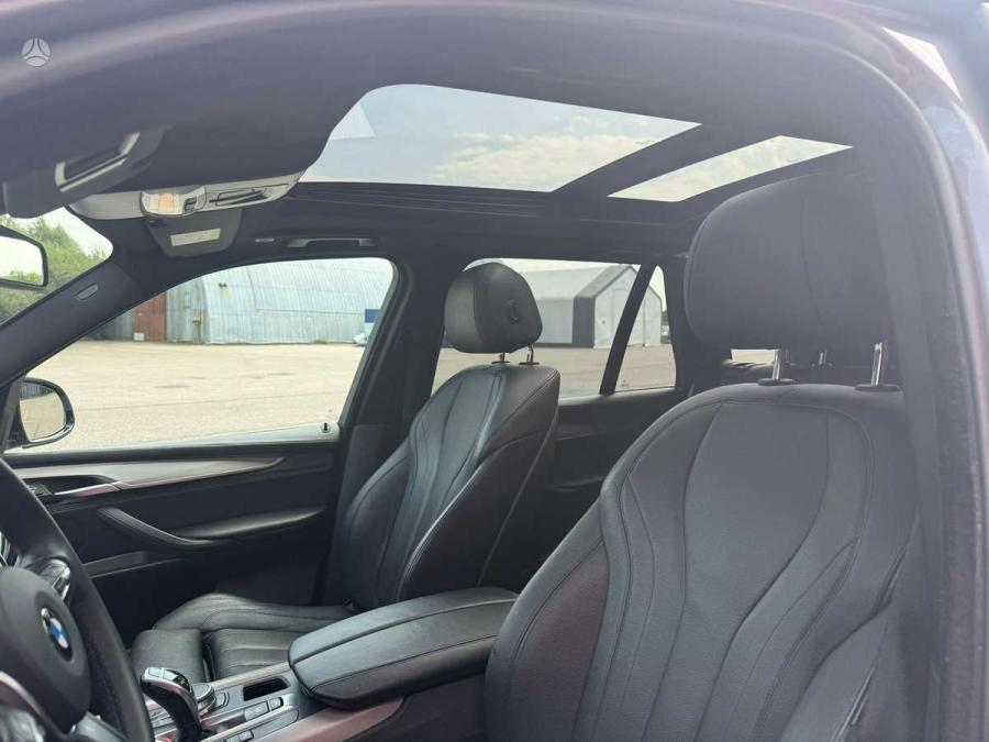 Grey BMW X5 2017 in Kaunas, with an engine capacity of 2.99 L and mileage of 227 thousand km for 23900 €, photo 13 on AUTOMOTO.COM.LV